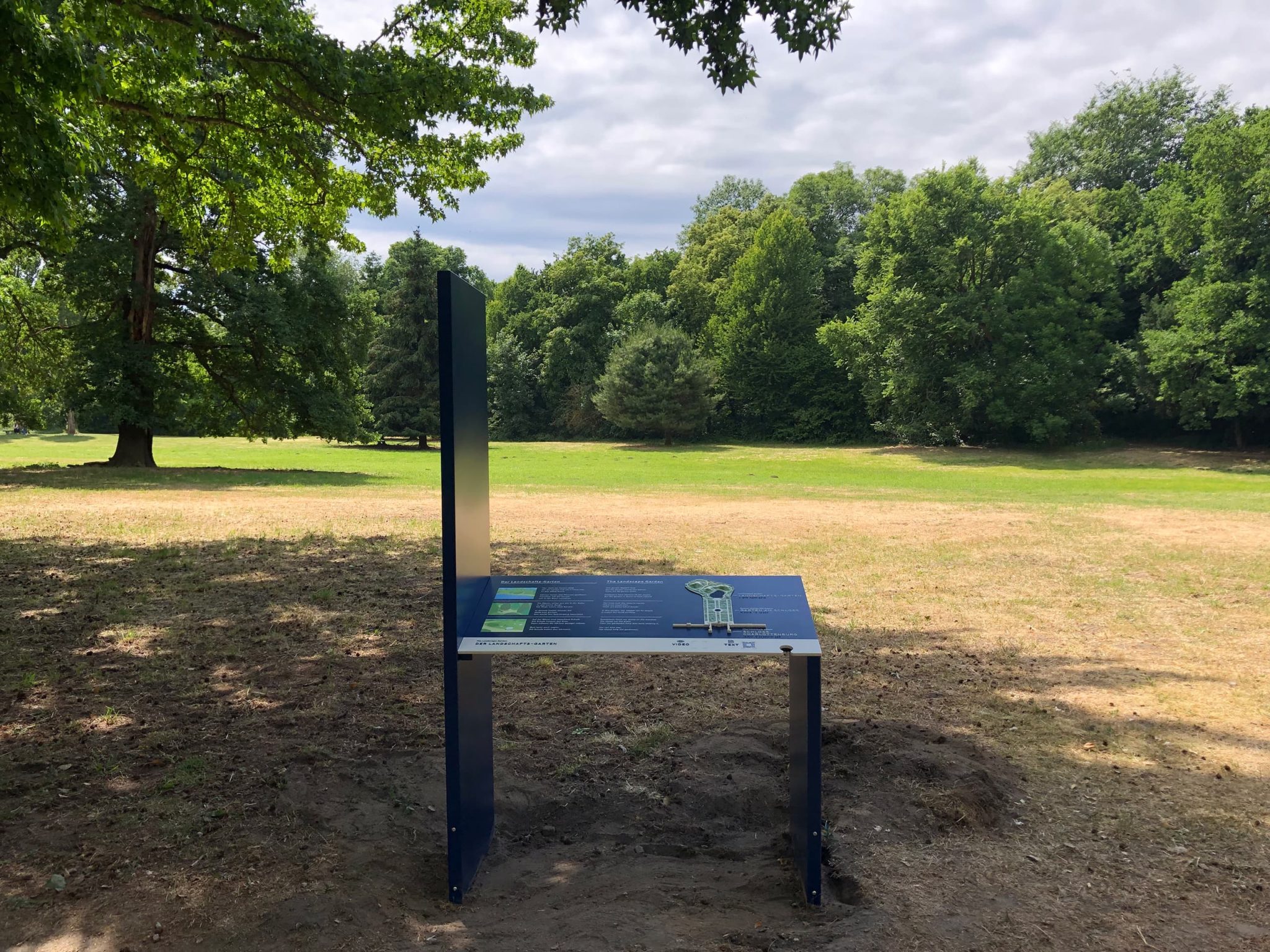 Information panels guidance system Charlottenburg Palace – werk5